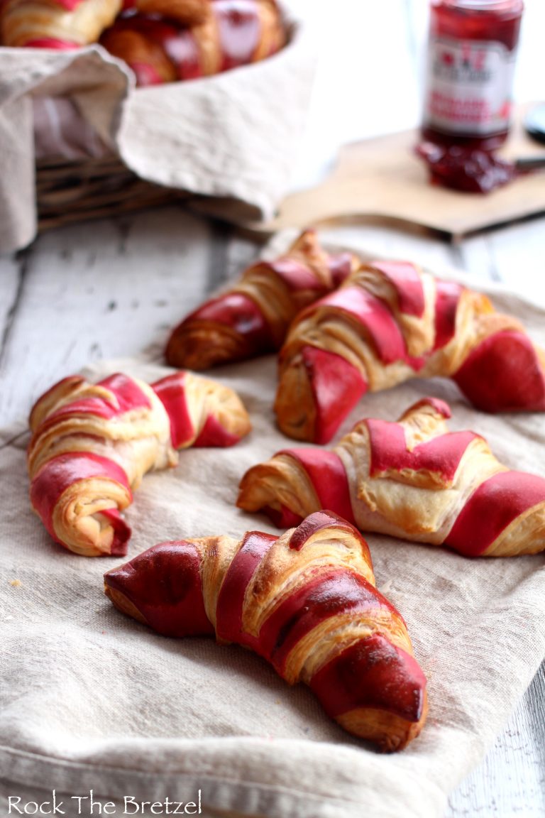 Croissants bicolores à la framboise (partenariat KitchenAid) - Rock the ...